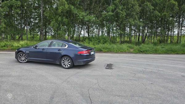 Blue Jaguar XF 2013 in Panevezys, with an engine capacity of 2.18 L and mileage of 340 thousand km for 6500 €, photo 1 on AUTOMOTO.COM.LV