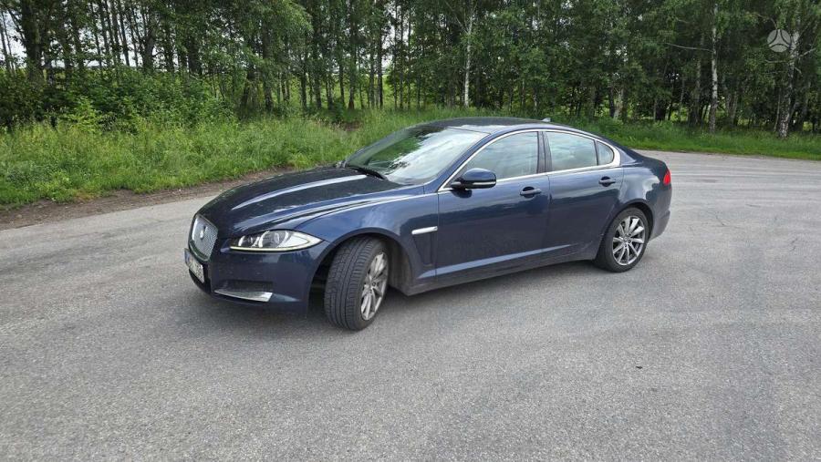 Zils Jaguar XF 2013 Panevēža, ar dzinēja tilpumu 2.18 L un nobraukumu 340 tūkst. km par 6500 €, foto 6 vietnē AUTOMOTO.COM.LV