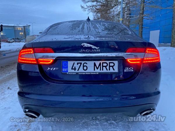 Zils Jaguar XF 2014 Tallina, ar dzinēja tilpumu 3.00 L un nobraukumu 156 tūkst. km par 12500 €, foto 1 vietnē AUTOMOTO.COM.LV