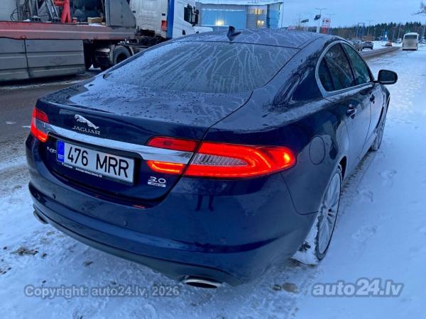 Zils Jaguar XF 2014 Tallina, ar dzinēja tilpumu 3.00 L un nobraukumu 156 tūkst. km par 12500 €, foto 3 vietnē AUTOMOTO.COM.LV