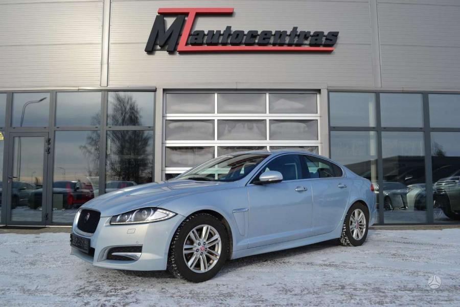 Blue Jaguar XF 2015 in Vilnius, with an engine capacity of 2.18 L and mileage of 212 thousand km for 8500 €, photo 1 on AUTOMOTO.COM.LV