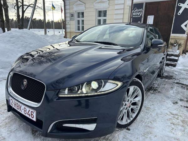 Blue Jaguar XF 2015 in Utena, with an engine capacity of 2.18 L and mileage of 233 thousand km for 6550 €, photo 1 on AUTOMOTO.COM.LV