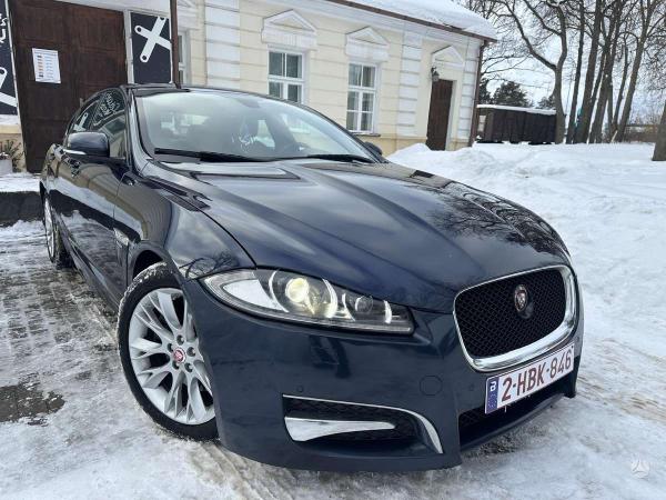 Blue Jaguar XF 2015 in Utena, with an engine capacity of 2.18 L and mileage of 233 thousand km for 6550 €, photo 2 on AUTOMOTO.COM.LV