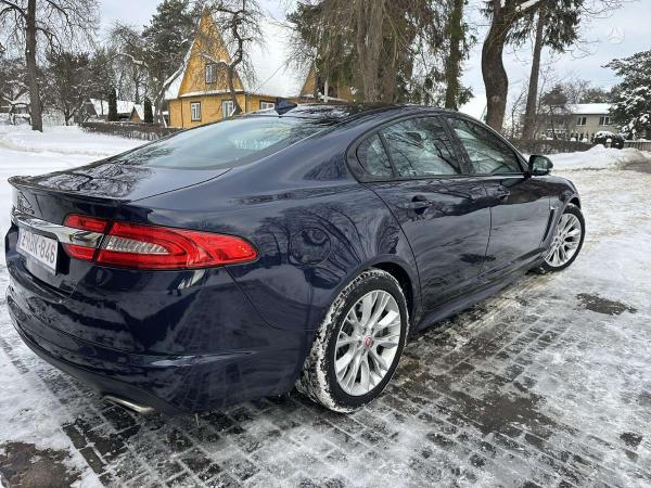 Blue Jaguar XF 2015 in Utena, with an engine capacity of 2.18 L and mileage of 233 thousand km for 6550 €, photo 4 on AUTOMOTO.COM.LV