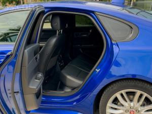 Zils Jaguar XF 2016 Daugavpils, ar dzinēja tilpumu 2.00 L un nobraukumu 143 tūkst. km par 14650 €, foto 11 vietnē AUTOMOTO.COM.LV