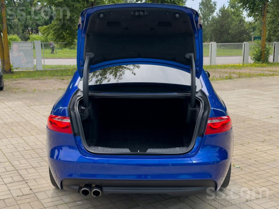 Zils Jaguar XF 2016 Daugavpils, ar dzinēja tilpumu 2.00 L un nobraukumu 143 tūkst. km par 14650 €, foto 16 vietnē AUTOMOTO.COM.LV