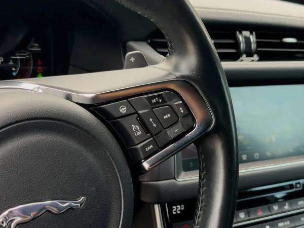 Blue Jaguar XF 2016 in Daugavpils, with an engine capacity of 2.00 L and mileage of 143 thousand km for 14650 €, photo 9 on AUTOMOTO.COM.LV