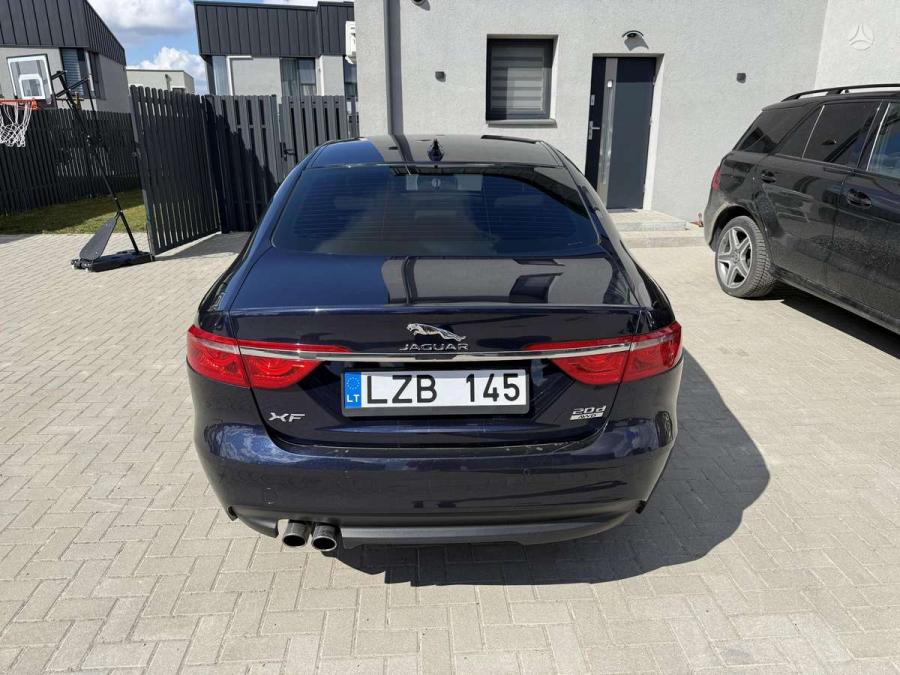 Zils Jaguar XF 2016 Šauļi, ar dzinēja tilpumu 2.00 L un nobraukumu 266 tūkst. km par 9500 €, foto 4 vietnē AUTOMOTO.COM.LV
