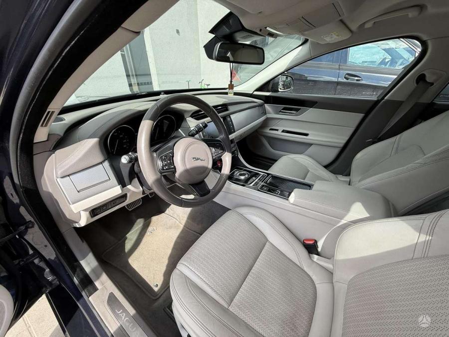 Zils Jaguar XF 2016 Šauļi, ar dzinēja tilpumu 2.00 L un nobraukumu 266 tūkst. km par 9500 €, foto 12 vietnē AUTOMOTO.COM.LV