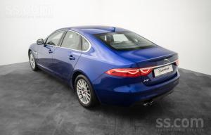 Blue Jaguar XF 2017 in Tallinn, with an engine capacity of 2.00 L and mileage of 192 thousand km for 13999 €, photo 6 on AUTOMOTO.COM.LV