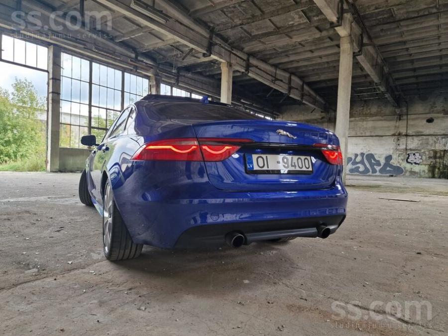 Blue Jaguar XF 2017 in Daugavpils, with an engine capacity of 3.00 L and mileage of 164 thousand km for 17000 €, photo 7 on AUTOMOTO.COM.LV