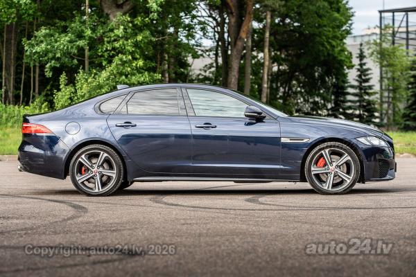 Blue Jaguar XF 2018 in Tallinn, with an engine capacity of 3.00 L and mileage of 149 thousand km for 19900 €, photo 5 on AUTOMOTO.COM.LV