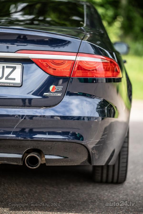 Blue Jaguar XF 2018 in Tallinn, with an engine capacity of 3.00 L and mileage of 149 thousand km for 19900 €, photo 8 on AUTOMOTO.COM.LV