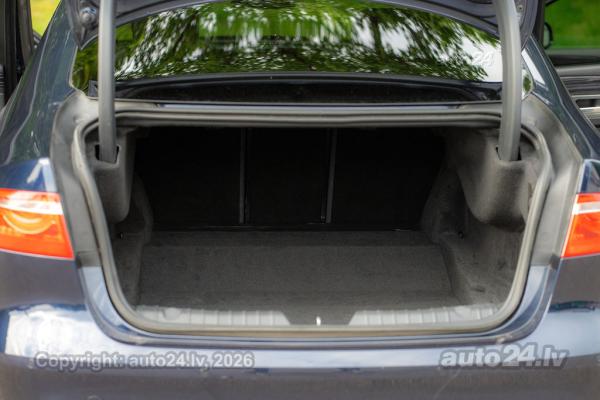 Blue Jaguar XF 2018 in Tallinn, with an engine capacity of 3.00 L and mileage of 149 thousand km for 19900 €, photo 9 on AUTOMOTO.COM.LV