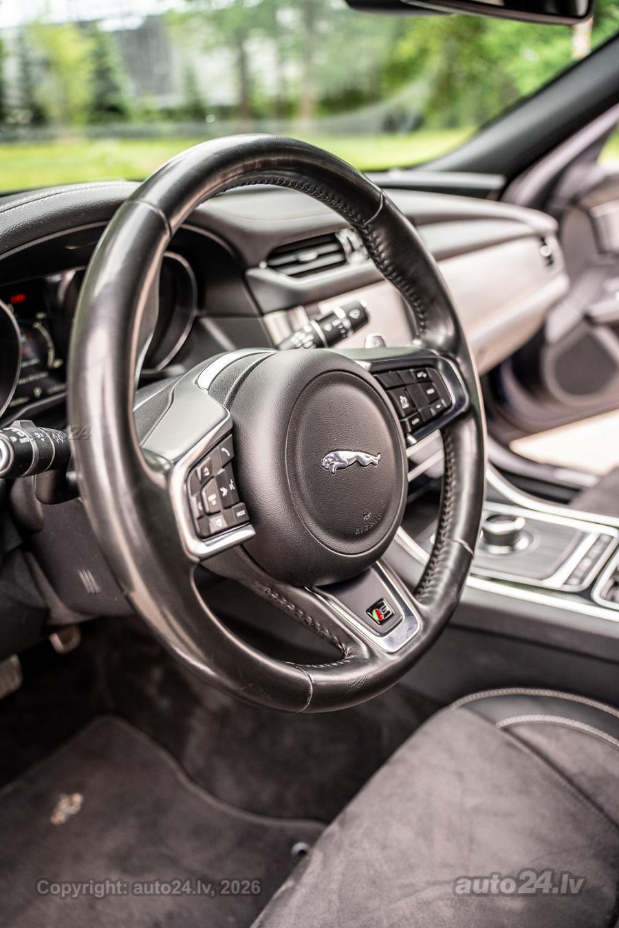 Blue Jaguar XF 2018 in Tallinn, with an engine capacity of 3.00 L and mileage of 149 thousand km for 19900 €, photo 13 on AUTOMOTO.COM.LV