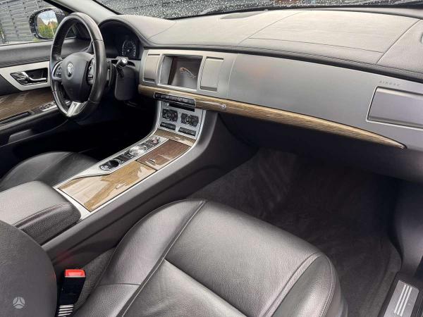 Zils Jaguar XF 2015 Klaipėda, ar dzinēja tilpumu 2.18 L un nobraukumu 227 tūkst. km par 7490 €, foto 11 vietnē AUTOMOTO.COM.LV
