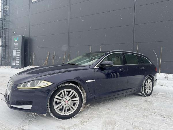 Blue Jaguar XF 2015 in Vilnius, with an engine capacity of 2.18 L and mileage of 240 thousand km for 5700 €, photo 5 on AUTOMOTO.COM.LV