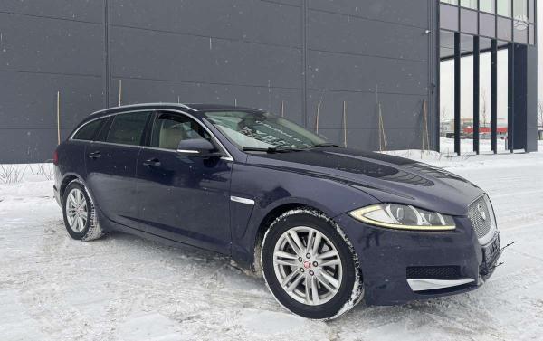 Blue Jaguar XF 2015 in Vilnius, with an engine capacity of 2.18 L and mileage of 240 thousand km for 5700 €, photo 6 on AUTOMOTO.COM.LV