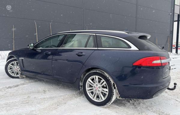 Blue Jaguar XF 2015 in Vilnius, with an engine capacity of 2.18 L and mileage of 240 thousand km for 5700 €, photo 9 on AUTOMOTO.COM.LV