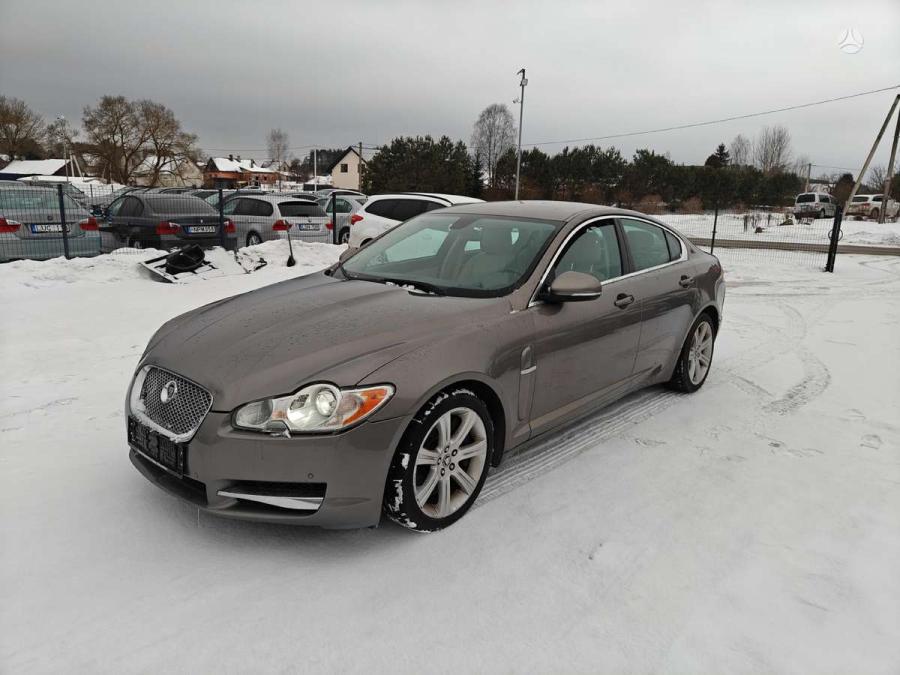 Brown Jaguar XF 2010 in Vilnius, with an engine capacity of 2.99 L and mileage of 306 thousand km for 3750 €, photo 2 on AUTOMOTO.COM.LV