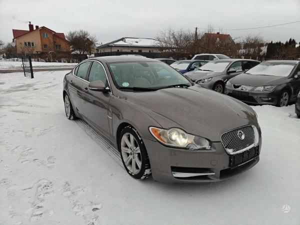 Brown Jaguar XF 2010 in Vilnius, with an engine capacity of 2.99 L and mileage of 306 thousand km for 3750 €, photo 5 on AUTOMOTO.COM.LV
