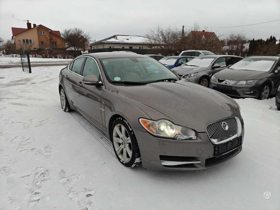 Brown Jaguar XF 2010 in Vilnius, with an engine capacity of 2.99 L and mileage of 306 thousand km for 3750 €, photo 5 on AUTOMOTO.COM.LV
