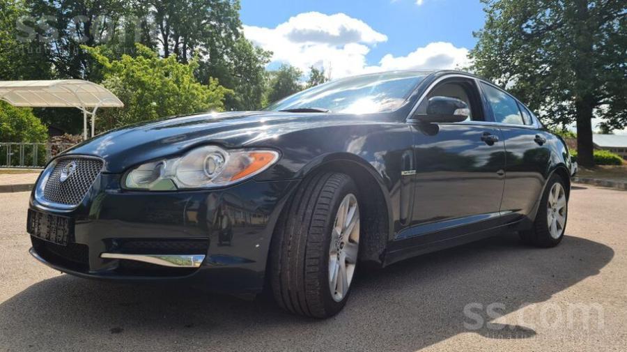 Green Jaguar XF 2008 in Valmiera, with an engine capacity of 2.70 L and mileage of 333 thousand km for 5200 €, photo 4 on AUTOMOTO.COM.LV