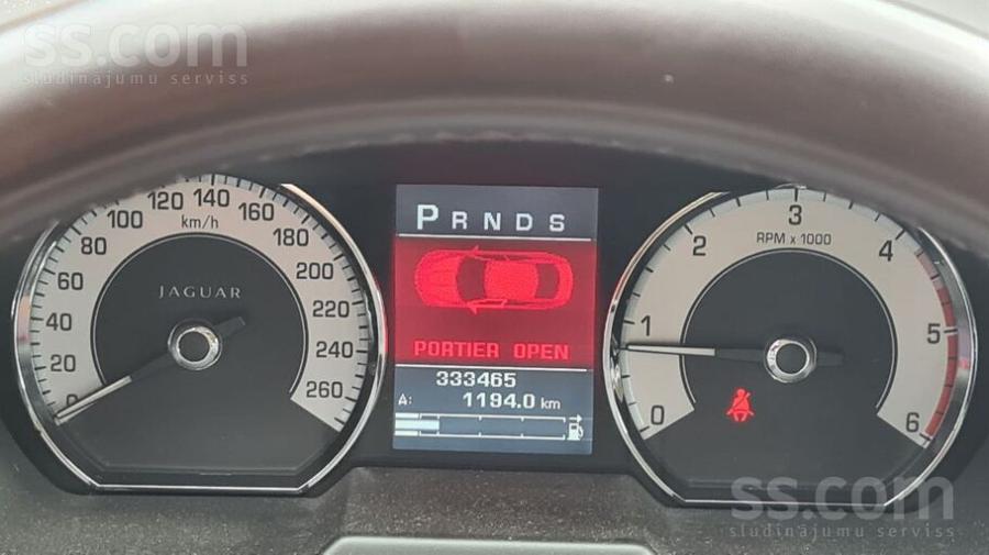 Green Jaguar XF 2008 in Valmiera, with an engine capacity of 2.70 L and mileage of 333 thousand km for 5200 €, photo 8 on AUTOMOTO.COM.LV