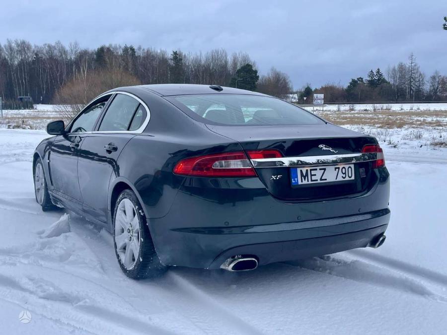 Zaļš Jaguar XF 2009 Panevēža, ar dzinēja tilpumu 2.72 L un nobraukumu 250 tūkst. km par 2500 €, foto 3 vietnē AUTOMOTO.COM.LV
