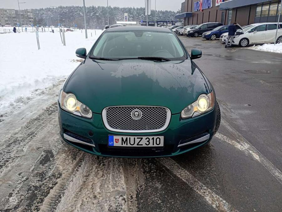 Green Jaguar XF 2009 in Vilnius, with an engine capacity of 2.99 L and mileage of 206 thousand km for 3700 €, photo 1 on AUTOMOTO.COM.LV