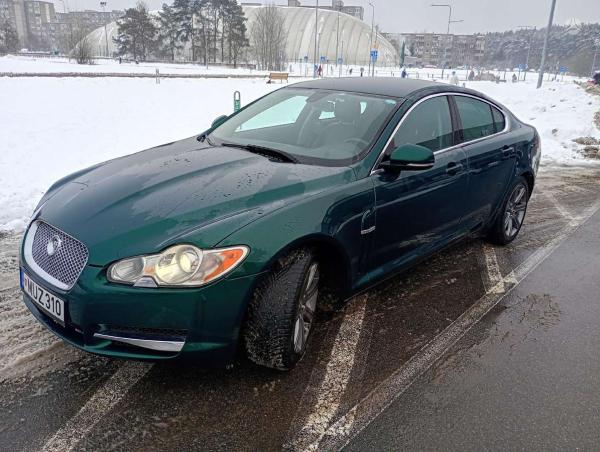 Green Jaguar XF 2009 in Vilnius, with an engine capacity of 2.99 L and mileage of 206 thousand km for 3700 €, photo 3 on AUTOMOTO.COM.LV