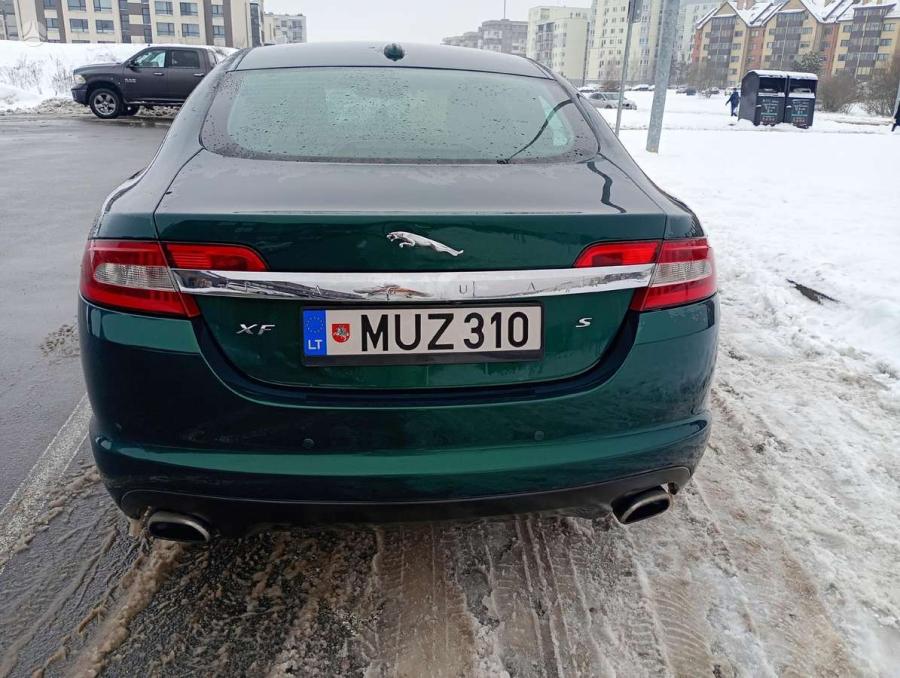 Green Jaguar XF 2009 in Vilnius, with an engine capacity of 2.99 L and mileage of 206 thousand km for 3700 €, photo 4 on AUTOMOTO.COM.LV