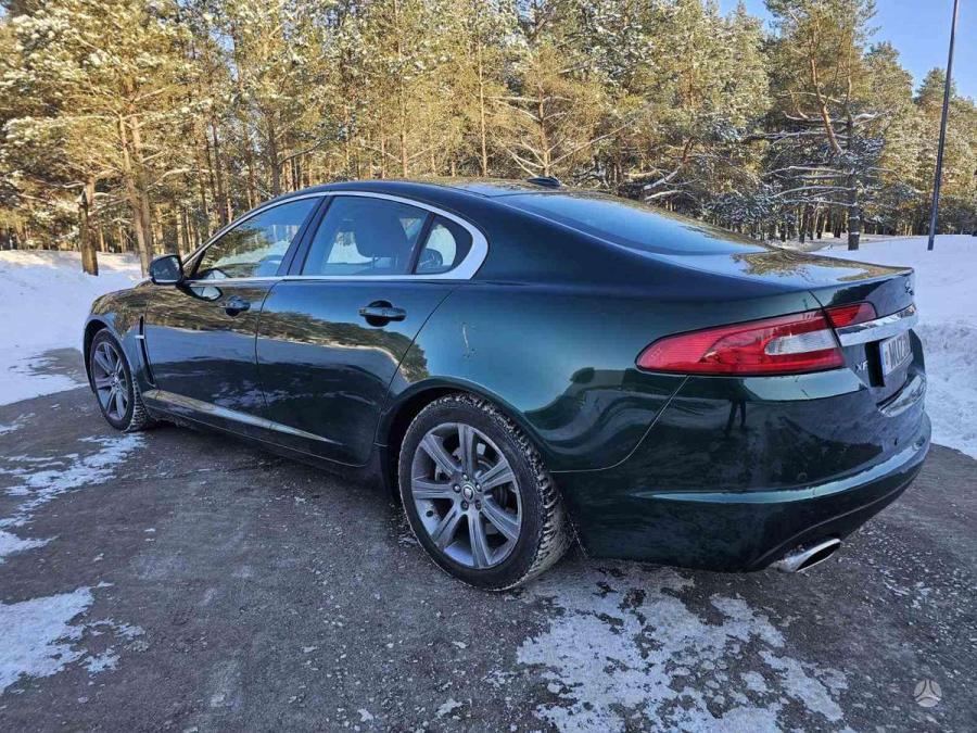 Green Jaguar XF 2009 in Utena, with an engine capacity of 2.99 L and mileage of 266 thousand km for 3900 €, photo 3 on AUTOMOTO.COM.LV