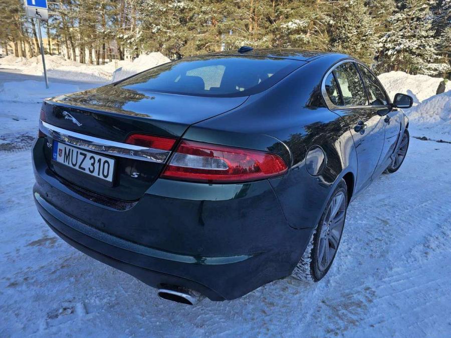 Green Jaguar XF 2009 in Utena, with an engine capacity of 2.99 L and mileage of 266 thousand km for 3900 €, photo 4 on AUTOMOTO.COM.LV