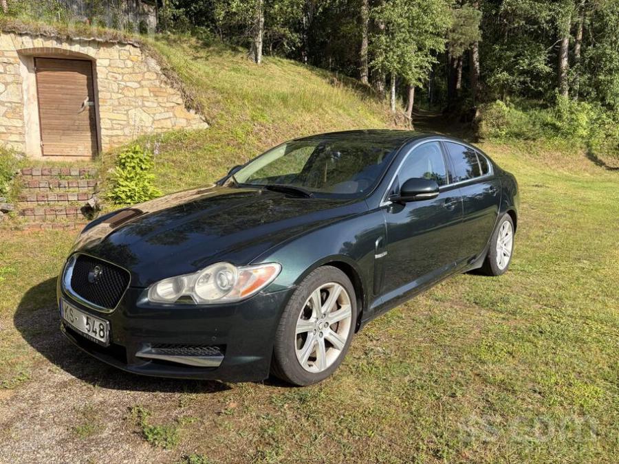 Zaļš Jaguar XF 2010 Cēsis, ar dzinēja tilpumu 3.00 L un nobraukumu 335 tūkst. km par 5000 €, foto 1 vietnē AUTOMOTO.COM.LV