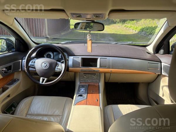 Zaļš Jaguar XF 2010 Cēsis, ar dzinēja tilpumu 3.00 L un nobraukumu 335 tūkst. km par 5000 €, foto 6 vietnē AUTOMOTO.COM.LV