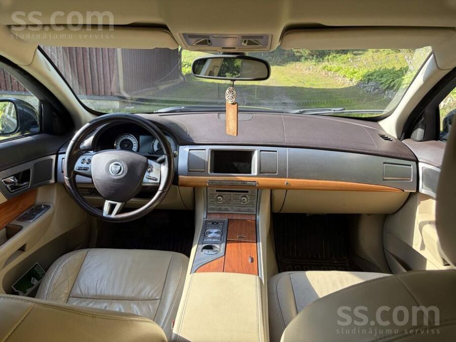 Zaļš Jaguar XF 2010 Cēsis, ar dzinēja tilpumu 3.00 L un nobraukumu 335 tūkst. km par 5000 €, foto 7 vietnē AUTOMOTO.COM.LV