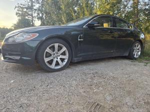 Zaļš Jaguar XF 2010 Viļņa, ar dzinēja tilpumu 2.99 L un nobraukumu 3 tūkst. km par 1900 €, foto  vietnē AUTOMOTO.COM.LV