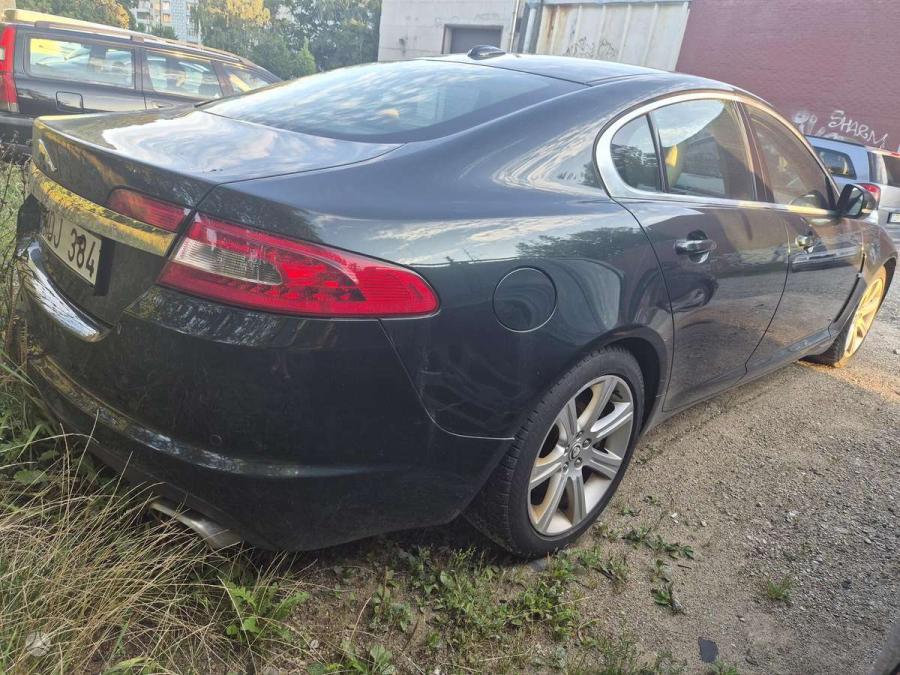 Zaļš Jaguar XF 2010 Viļņa, ar dzinēja tilpumu 2.99 L un nobraukumu 3 tūkst. km par 1900 €, foto 5 vietnē AUTOMOTO.COM.LV