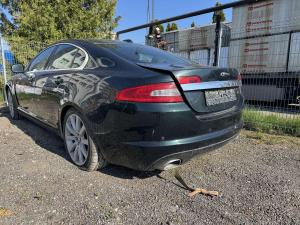 Zaļš Jaguar XF 2010 Kretinga, ar dzinēja tilpumu 2.99 L un nobraukumu 237 tūkst. km par 1495 €, foto 3 vietnē AUTOMOTO.COM.LV