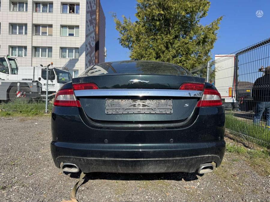 Zaļš Jaguar XF 2010 Kretinga, ar dzinēja tilpumu 2.99 L un nobraukumu 237 tūkst. km par 1495 €, foto 4 vietnē AUTOMOTO.COM.LV