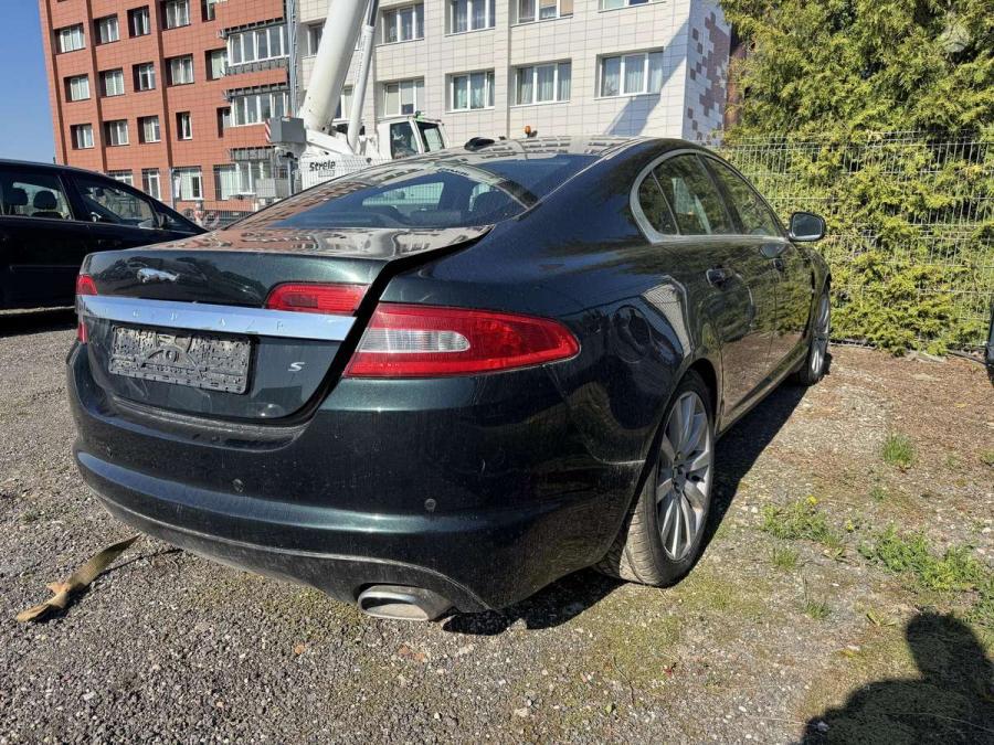 Zaļš Jaguar XF 2010 Kretinga, ar dzinēja tilpumu 2.99 L un nobraukumu 237 tūkst. km par 1495 €, foto 5 vietnē AUTOMOTO.COM.LV