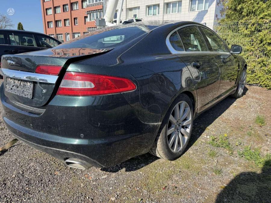 Zaļš Jaguar XF 2010 Kretinga, ar dzinēja tilpumu 2.99 L un nobraukumu 237 tūkst. km par 1495 €, foto 6 vietnē AUTOMOTO.COM.LV