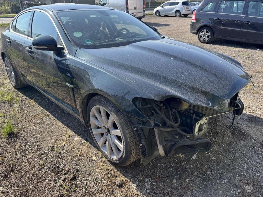 Zaļš Jaguar XF 2010 Kretinga, ar dzinēja tilpumu 2.99 L un nobraukumu 237 tūkst. km par 1495 €, foto 7 vietnē AUTOMOTO.COM.LV