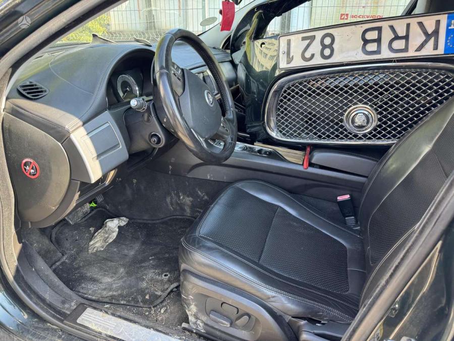 Zaļš Jaguar XF 2010 Kretinga, ar dzinēja tilpumu 2.99 L un nobraukumu 237 tūkst. km par 1495 €, foto 9 vietnē AUTOMOTO.COM.LV
