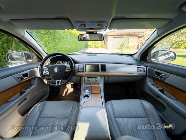 Zaļš Jaguar XF 2011 Tallina, ar dzinēja tilpumu 3.00 L un nobraukumu 187 tūkst. km par 5900 €, foto 9 vietnē AUTOMOTO.COM.LV