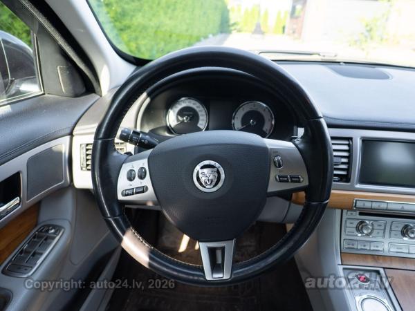 Zaļš Jaguar XF 2011 Tallina, ar dzinēja tilpumu 3.00 L un nobraukumu 187 tūkst. km par 5900 €, foto 10 vietnē AUTOMOTO.COM.LV