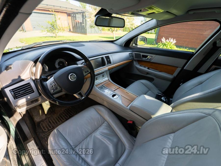 Zaļš Jaguar XF 2011 Tallina, ar dzinēja tilpumu 3.00 L un nobraukumu 187 tūkst. km par 5900 €, foto 12 vietnē AUTOMOTO.COM.LV