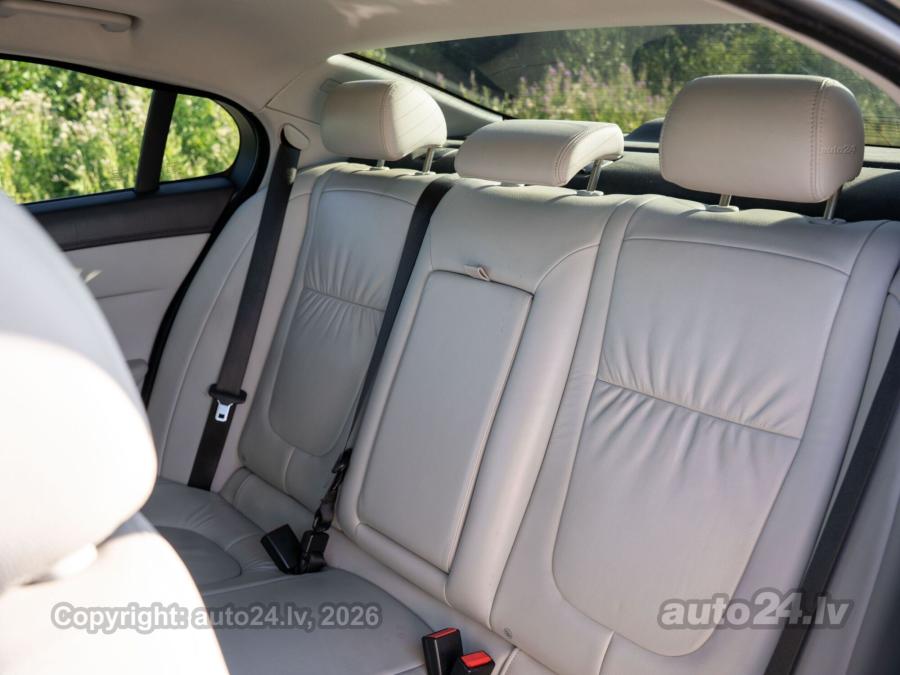 Zaļš Jaguar XF 2011 Tallina, ar dzinēja tilpumu 3.00 L un nobraukumu 187 tūkst. km par 5900 €, foto 13 vietnē AUTOMOTO.COM.LV