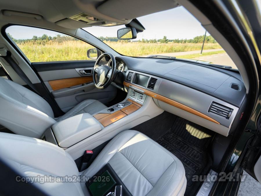 Zaļš Jaguar XF 2011 Tallina, ar dzinēja tilpumu 3.00 L un nobraukumu 187 tūkst. km par 5900 €, foto 16 vietnē AUTOMOTO.COM.LV